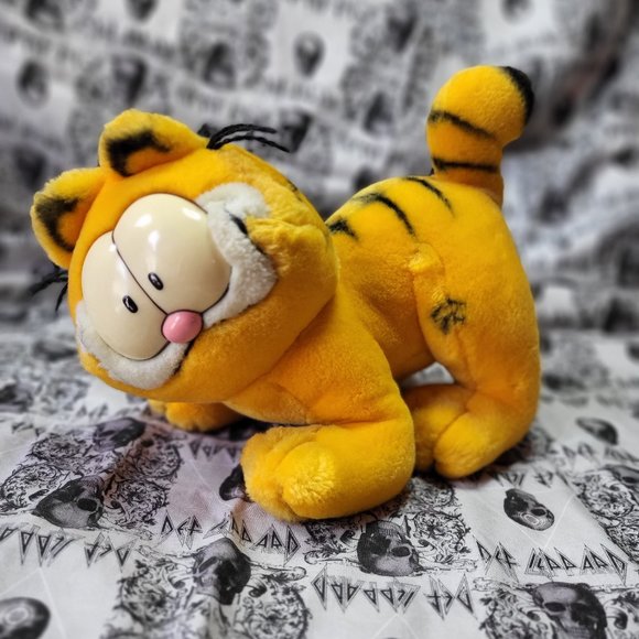 Toys | Vintage Standing On Fours Garfield | Poshmark